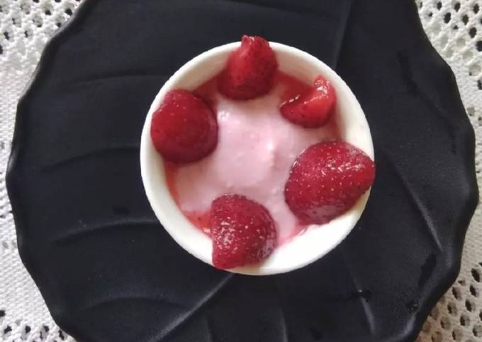 Strawberry raita Recipe by Jigisha Modi - Cookpad