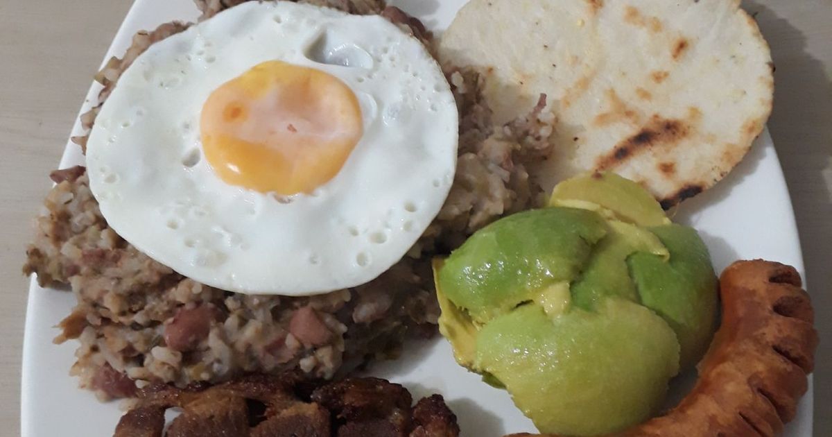 Calentado De Frijoles Trasnochados Receta de Fernando Gallo- Cookpad