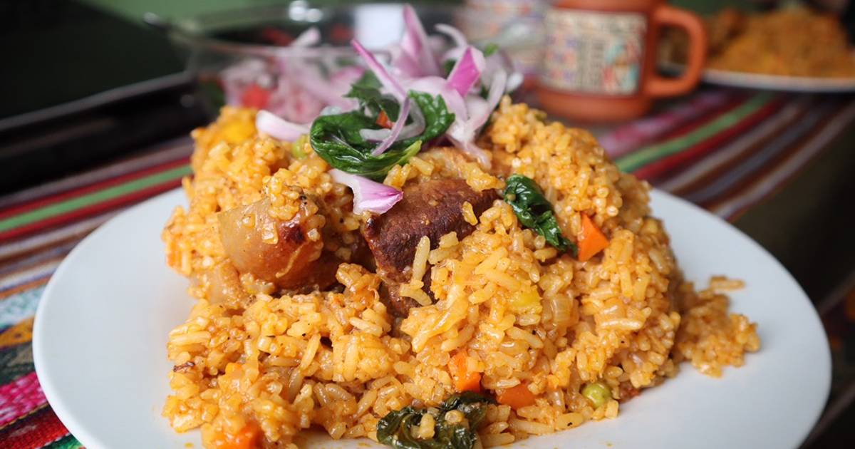 Arroz con chancho y ensalada de cebolla 🍴🍖 Receta de Daniela T.- Cookpad