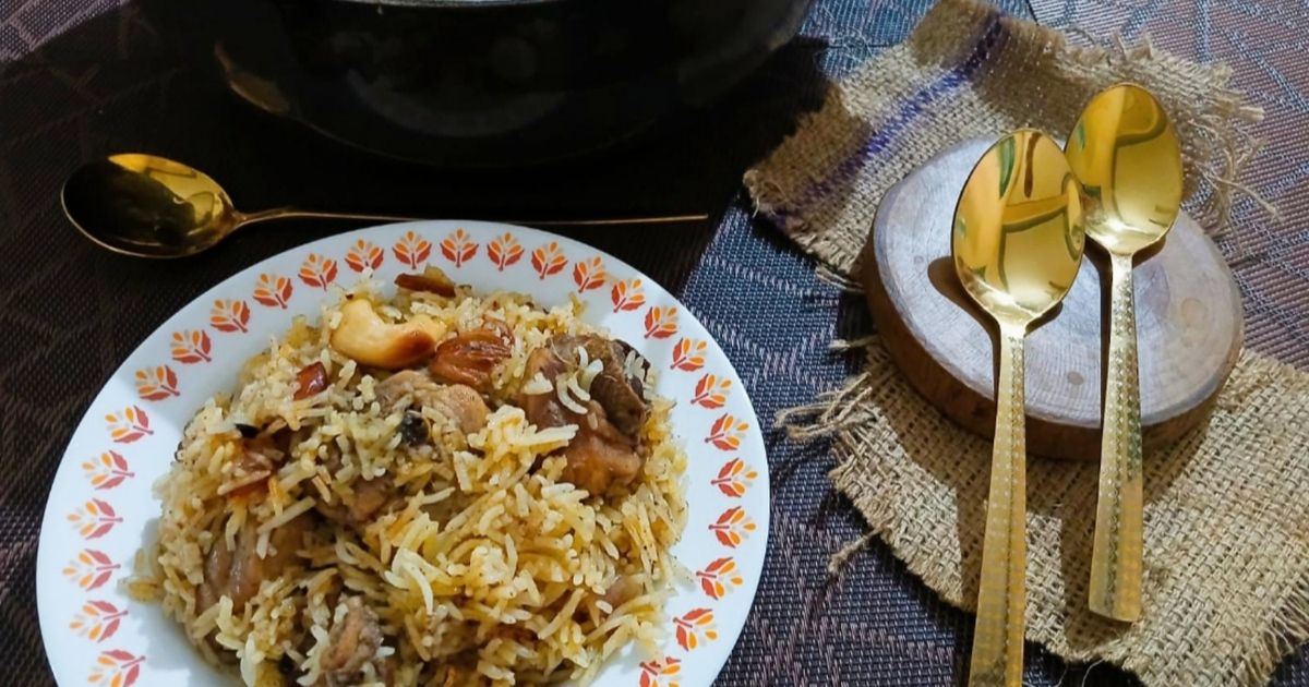 Yakhni Murg Pulao Recipe by Deepanjali Das - Cookpad