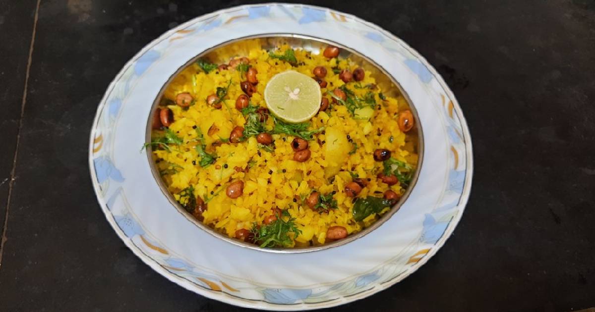 Batata poha Recipe by Varsha Narayankar - Cookpad