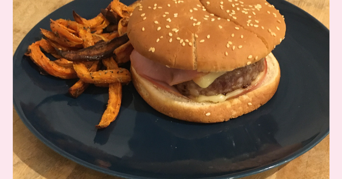 Hamburger Raclette Et Frites Patates Douces de Les Pépites de Léon ...