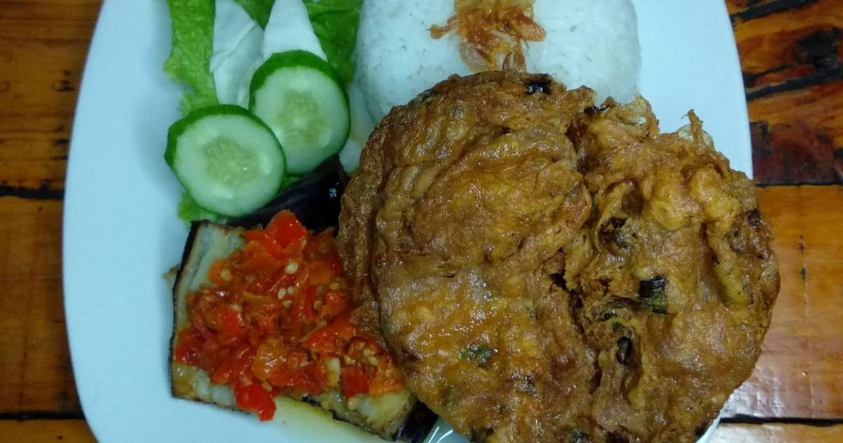 Resep Terong penyet dan telur kribo oleh Dapur Esmo - Cookpad