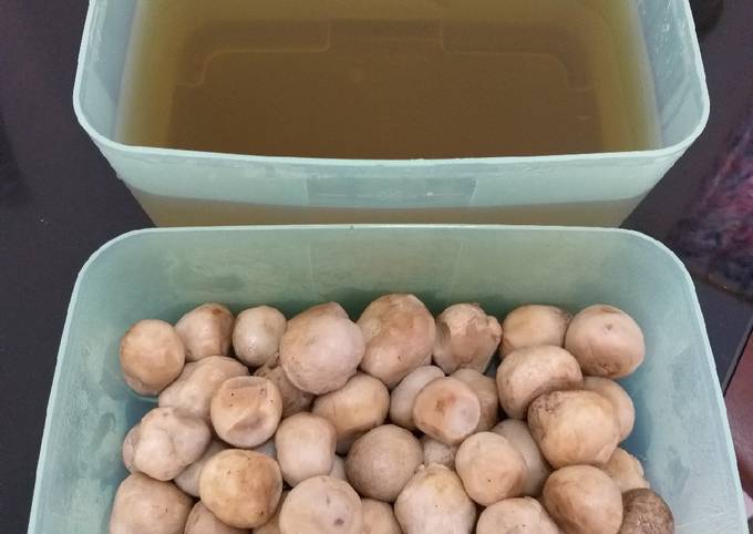 Resep Air Kaldu jamur / tips agar jamur lebih awet disimpan oleh Ka ...