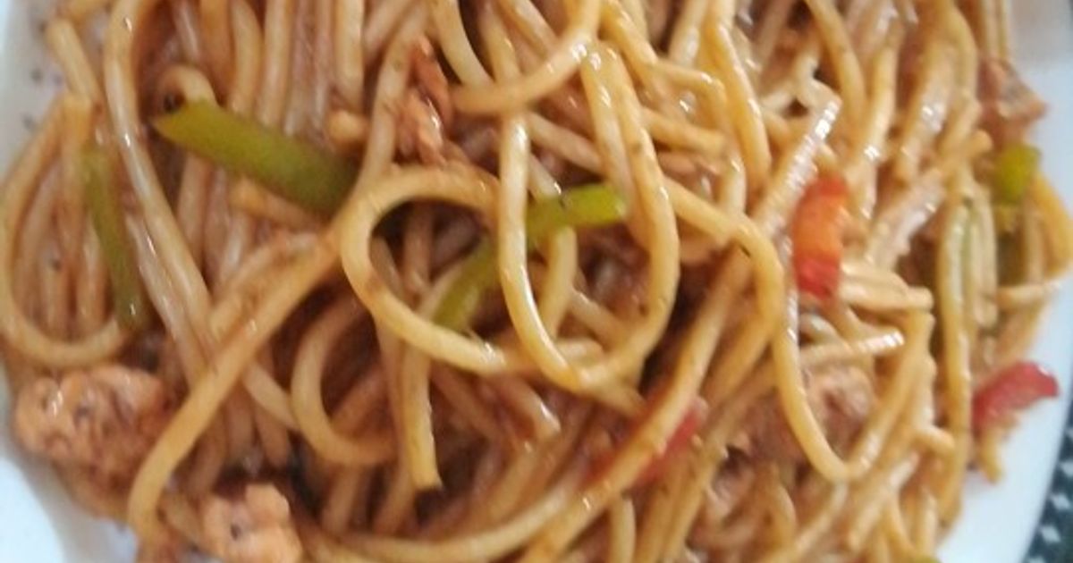 Chicken Chowmen Recipe by Khush Bakht - Cookpad