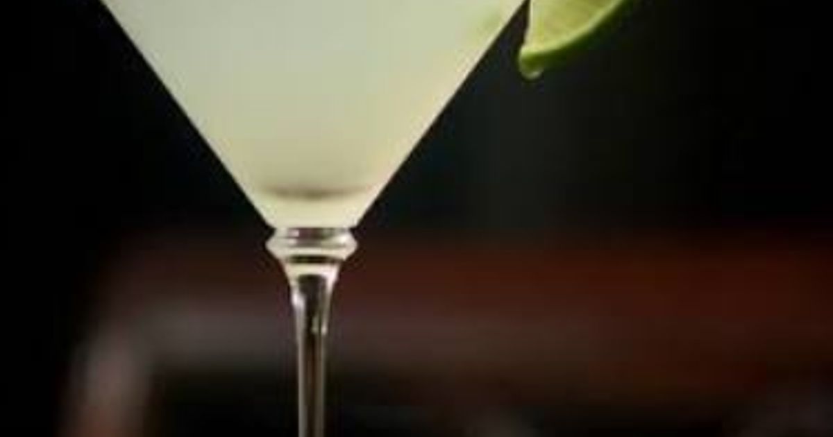 French Pearl Cocktail Recipe by Chef Smith - Cookpad