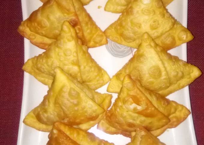 Paneer samosa Recipe by Geeta Rani Sharma - Cookpad