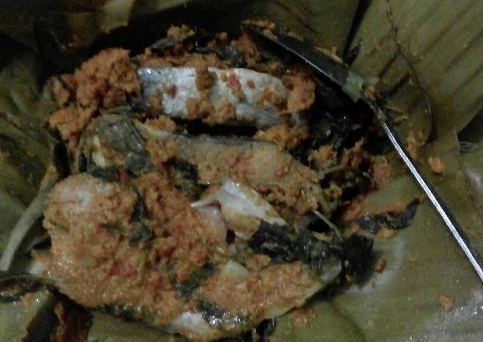 Resep Pepes Ikan Patin Daun Kemangi oleh Hana Miwako - Cookpad