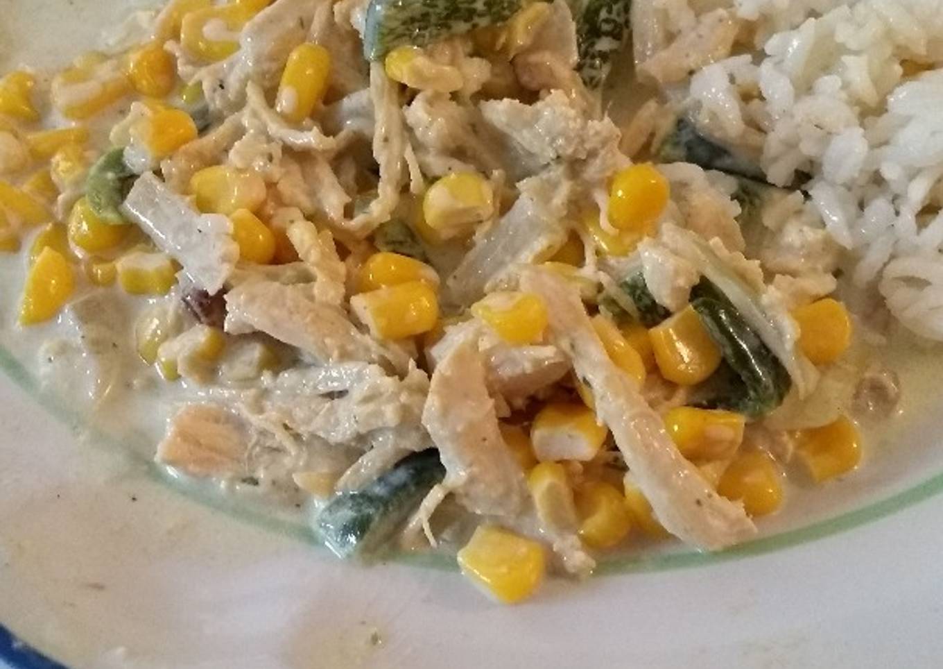 Pollo con rajas poblanas