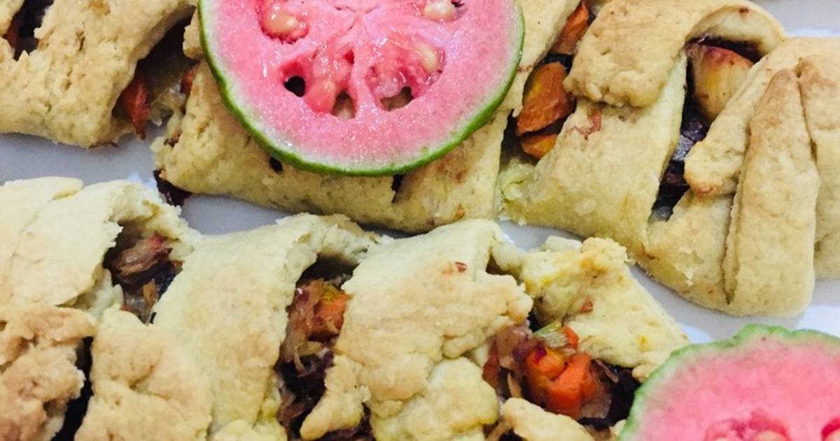 Braided pie Recipe by Zahal_treats - Cookpad