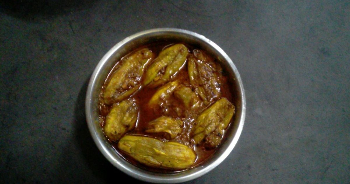 Chicken Stuffed Pointed Gourd Curry Recipe by Trisha pramanik - Cookpad