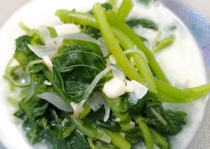 Resep Sayur Bayam Masak Putih oleh Manja Sari Ta - Cookpad