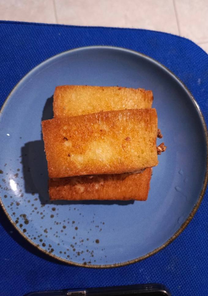 Resep Martabak Roti Tawar isi Telur Daging oleh Bunda Zy - Cookpad