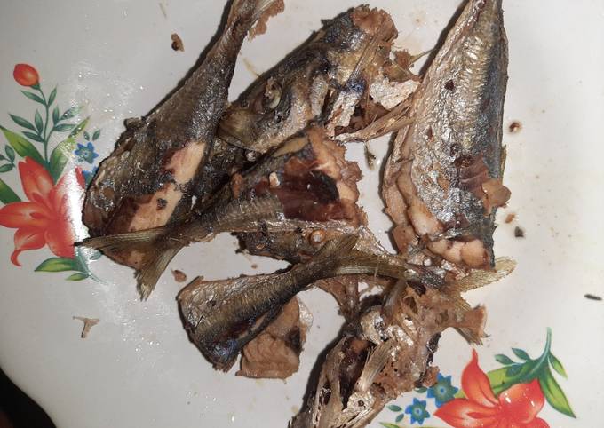 Resep Ikan dencis goreng oleh Dinda Nur Azli - Cookpad