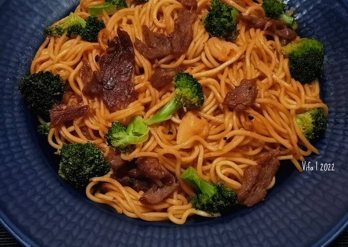 Resep Bakmie goreng daging brokoli oleh _Vifa - Cookpad