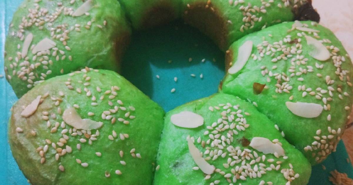 Resep 301. Roti Kurma Kenari Aroma Pandan oleh Arifiati - Cookpad