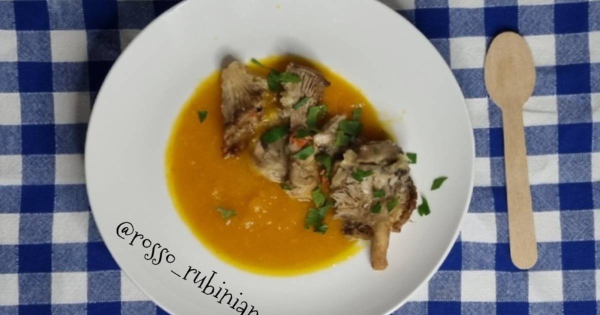 Ricetta Vellutata di zucca Hokkaido con funghi misti di rosso rubinian ...