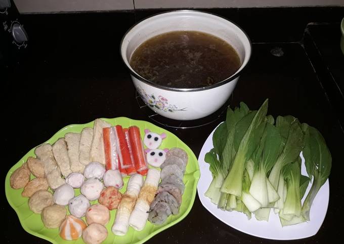 Resep Simple steamboat aka suki aka shabu-shabu oleh rrrsuryaaaa - Cookpad