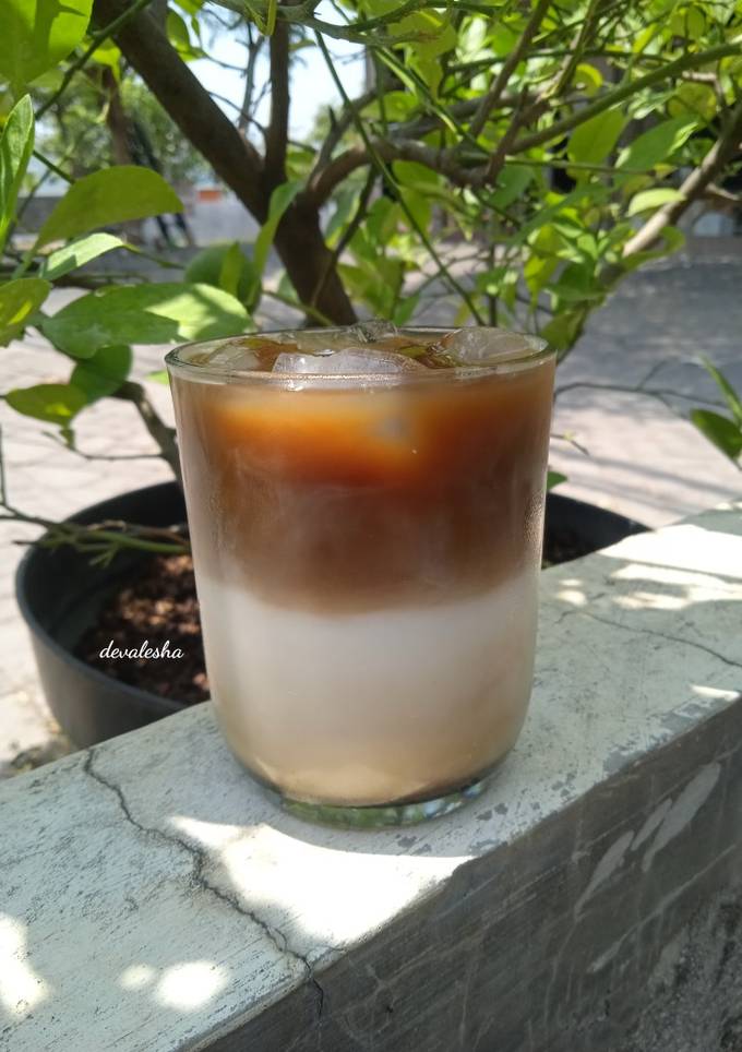 Resep Es Kopi Susu oleh Devalesha Kitchen - Cookpad
