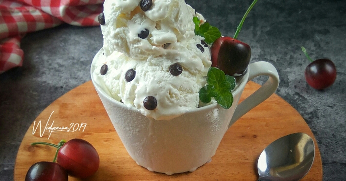 Resep Vanilla Choco Chip Ice Cream oleh Widynaura - Cookpad