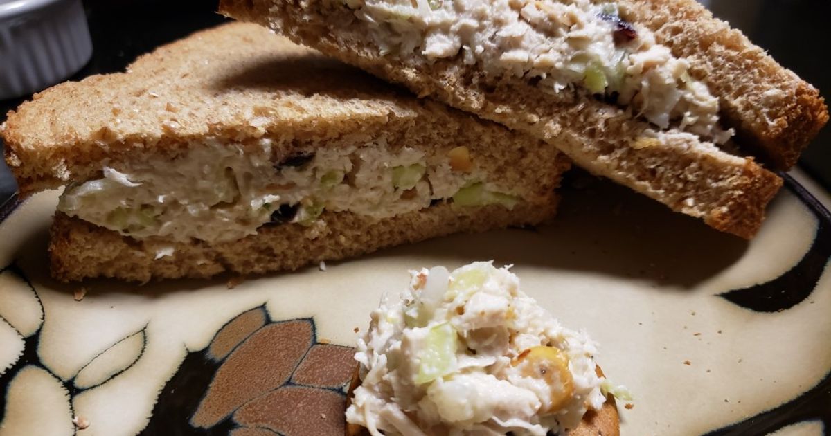 Mandulás áfonyás Csirkesalátás Szendvics | Greta Nagy receptje ...