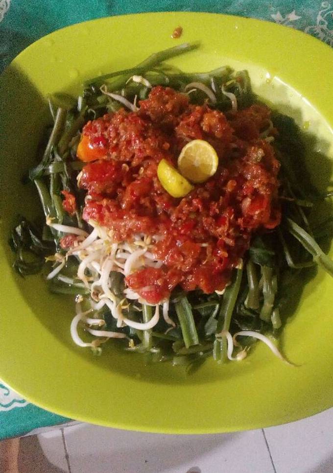 Resep Plecing kangkung pedas + segar oleh Angelia - Cookpad