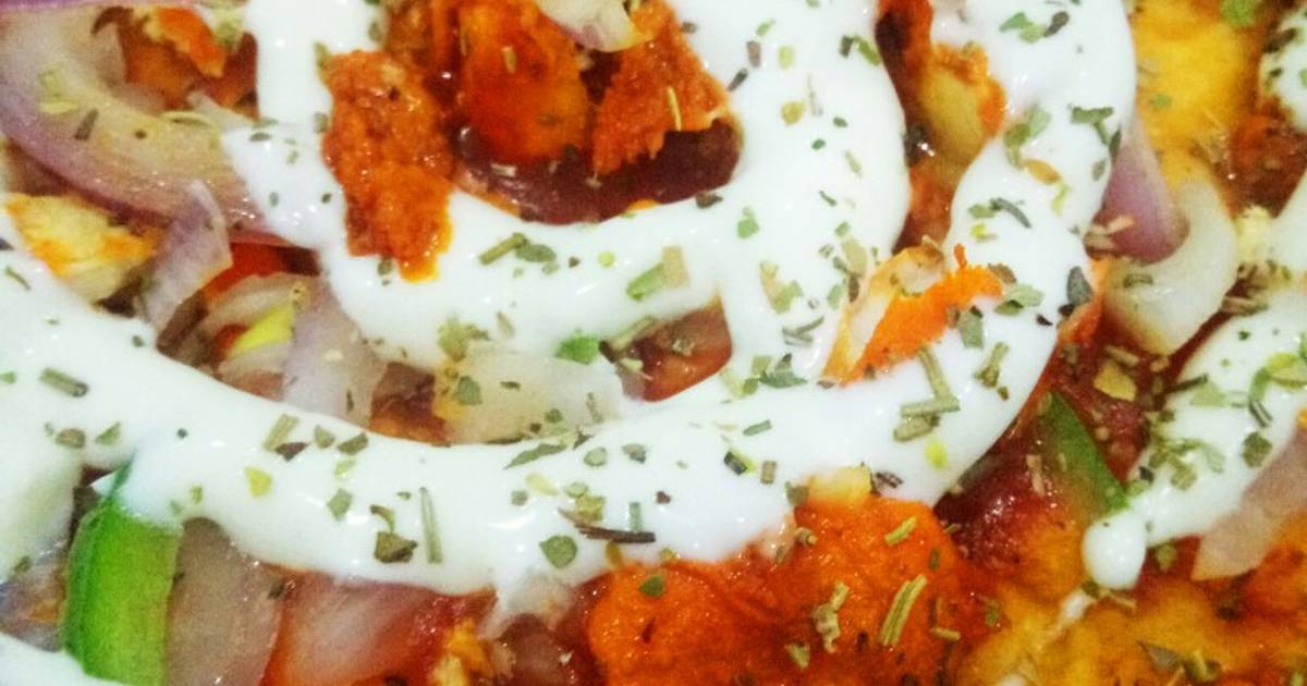 Chiken Tikka Mayo pizza Recipe by Komal Ali - Cookpad