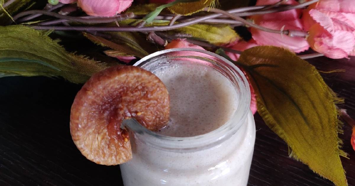 Kaju Anjir Thick Shake Recipe by Anjali Kataria Paradva - Cookpad