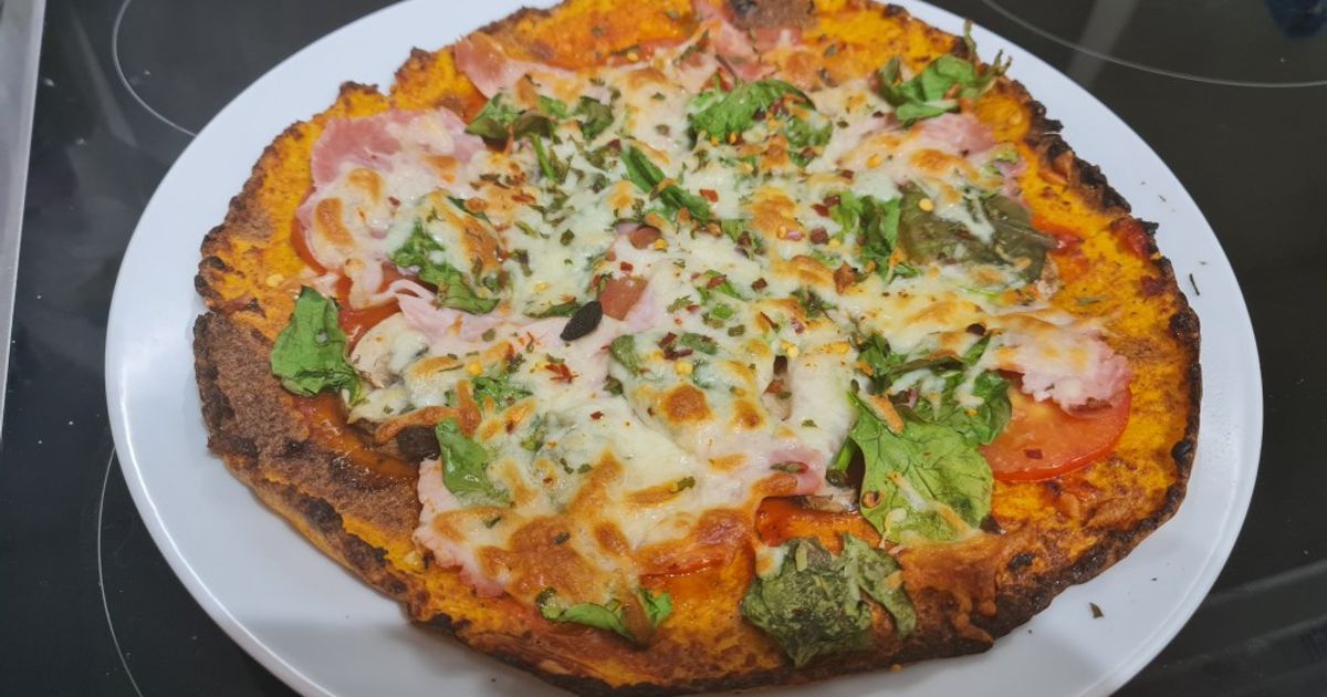 Pizza Fit Con Base De Zanahoria Receta de rosalia ferragud gorrita- Cookpad