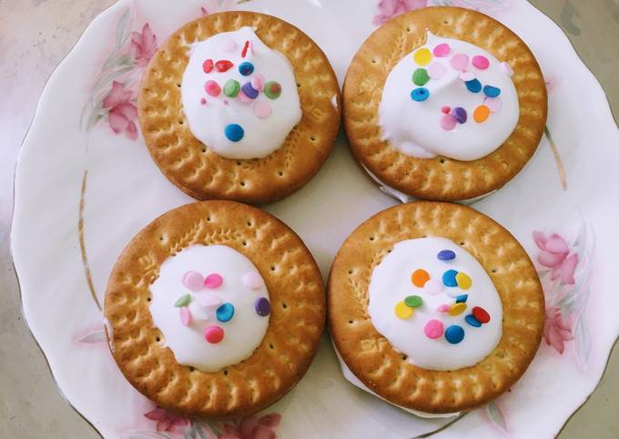 Creamy Biscuit Sandwich Recipe by Sudipa Gope - Cookpad