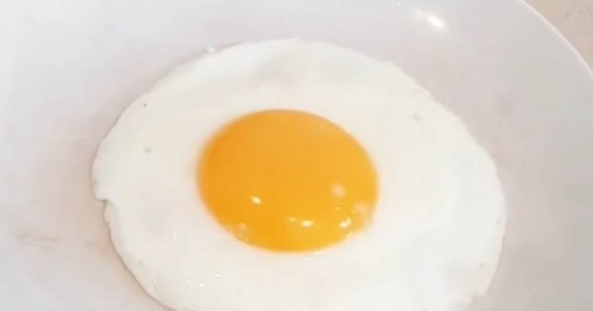 Resep Telur Mata Sapi oleh reni anggraheny - Cookpad