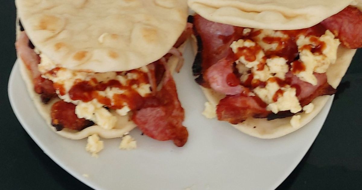 My Flat Folded Bread Breakfast With Bacon & Scrambled Egg. 😃 Recipe by ...