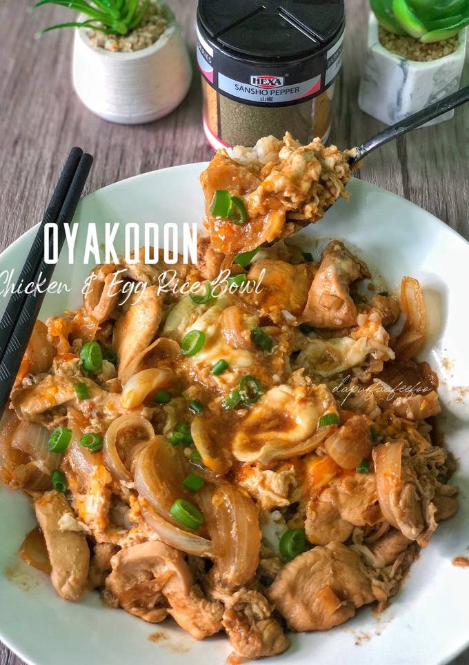 Resipi Oyakodon (Chicken and Egg Rice Bowl) oleh Kakak Faa - Cookpad