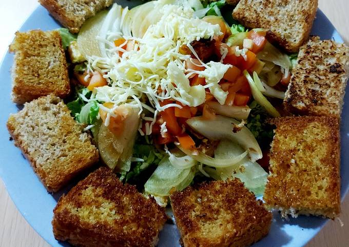 Resep Salad Sayur Roti Gandum oleh Helen Noviantie - Cookpad
