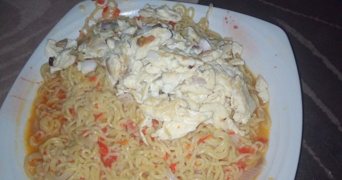Indomi Noodle & Egg Recipe by Momyn Areefa - Cookpad