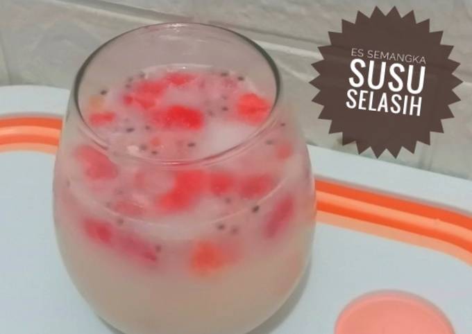 Resep Es Semangka Susu Selasih oleh Bunda Maulida - Cookpad Resep Es Semangka Susu Selasih oleh Bunda Maulida - Cookpad