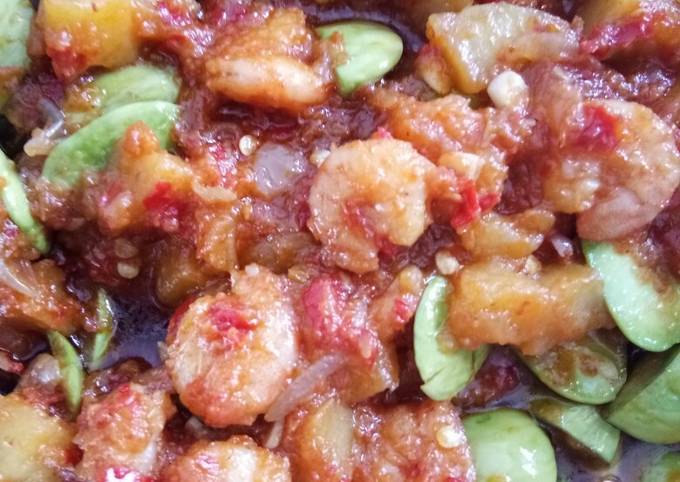 Resep Sambal goreng udang kentang + petai oleh Andi Nurul Hatifah - Cookpad