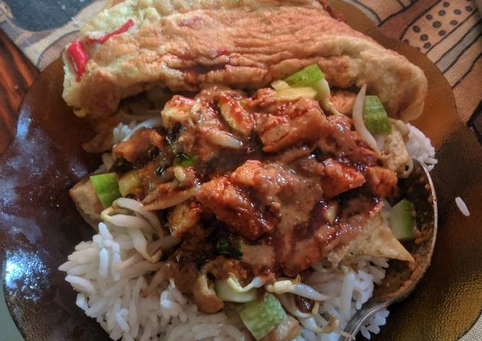 Resep Nasi lengko oleh Novian Komara Sari - Cookpad