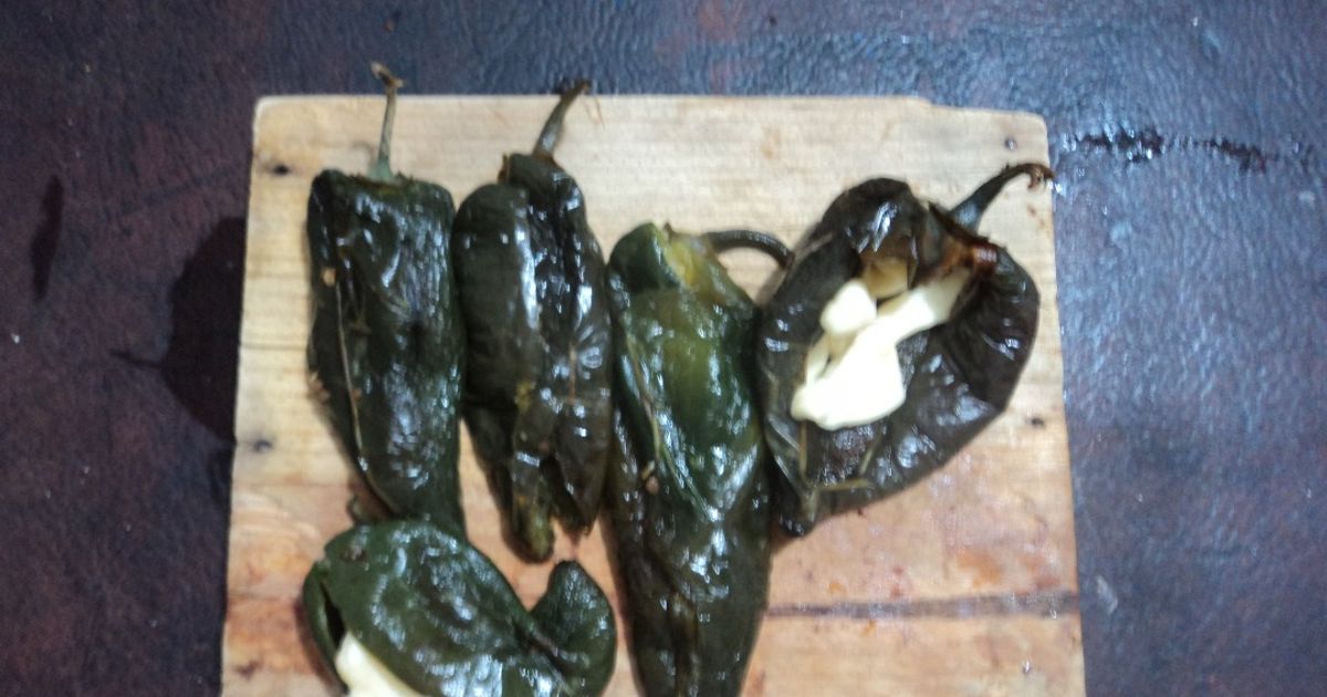 Chiles Asados Al Horno Con Tofu O Queso Vegano Con Salsa De Jitomate ...