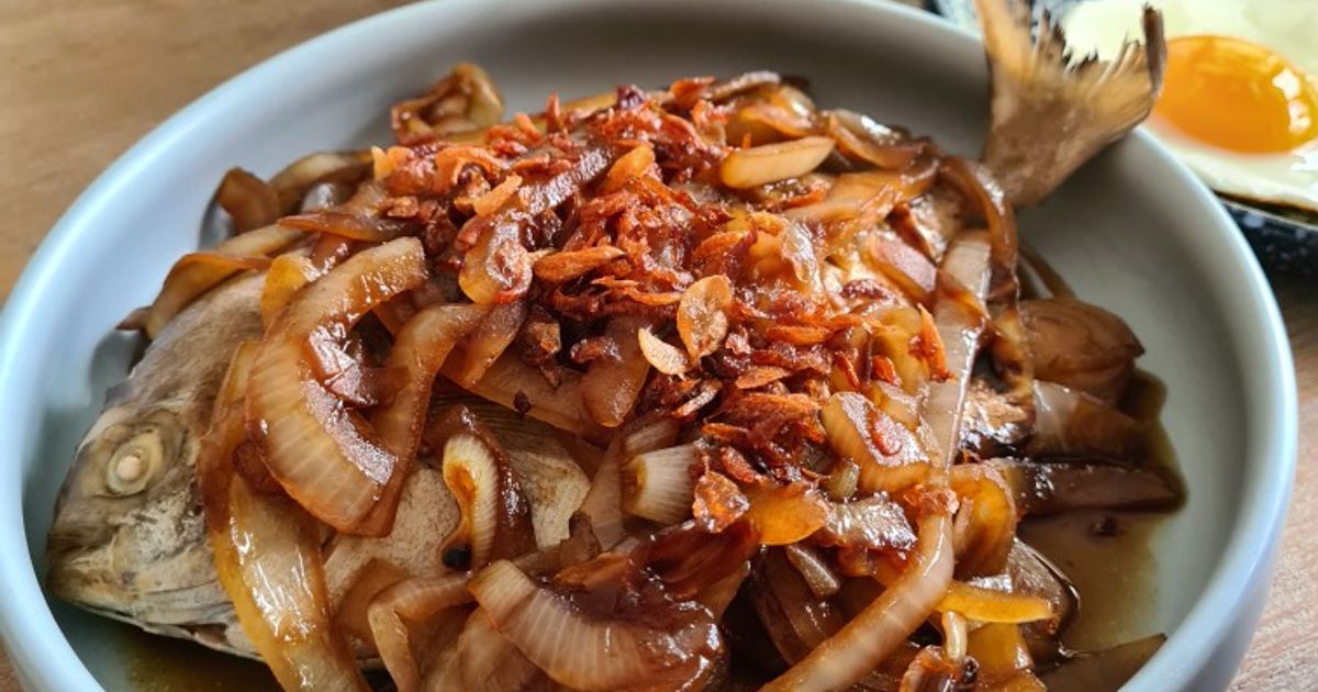 Chinese Braised Pomfret Recipe by heidirecipebook - Cookpad