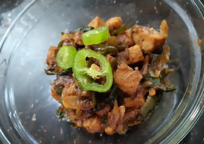 Resep Tempe Cabai Hijau oleh Isti's Mom Recipe - Cookpad