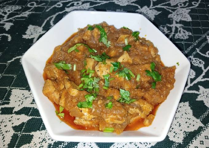 Arabic Chicken Curry Recipe by Surhaan Tahir Wafai - Cookpad