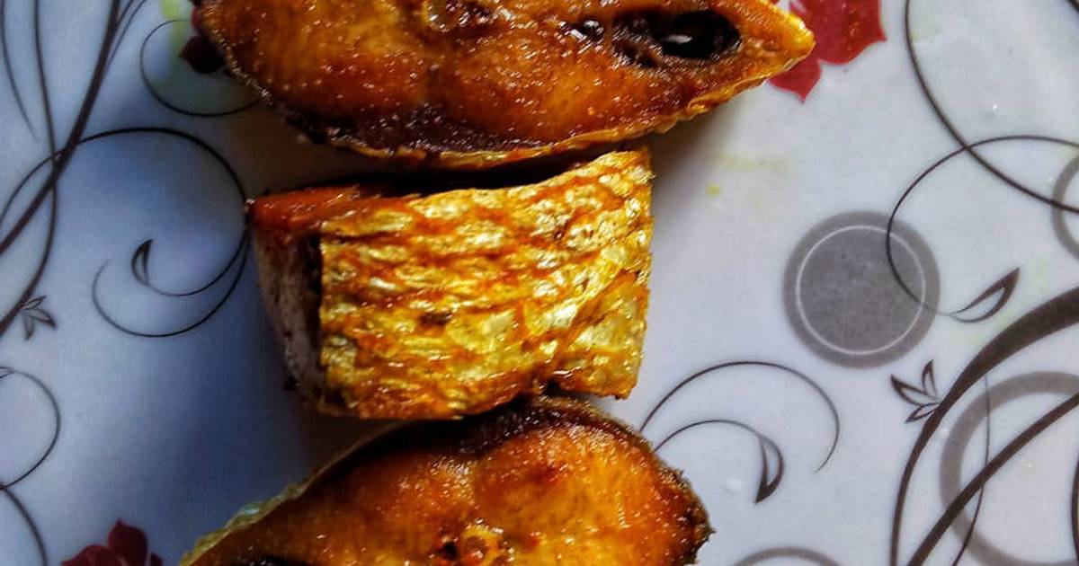 Ilish maach bhaja (Hilsa fish fry) Recipe by Tina Chakraborty let's ...