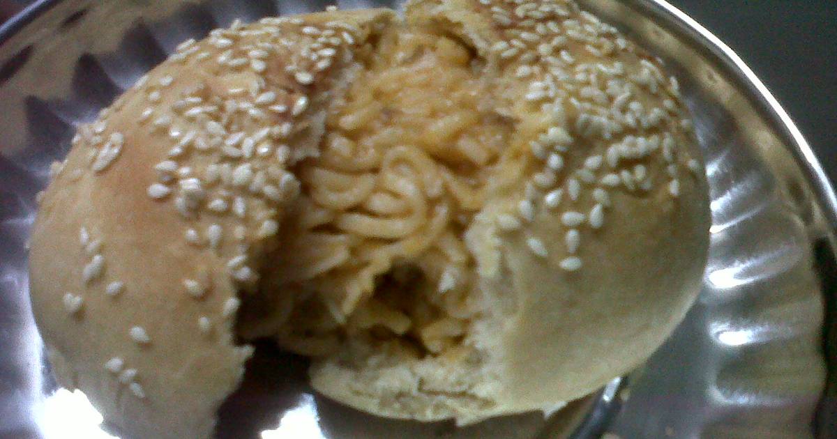 Maggi Bun - Maggie Stuffed bun Recipe by pinksocks - Cookpad
