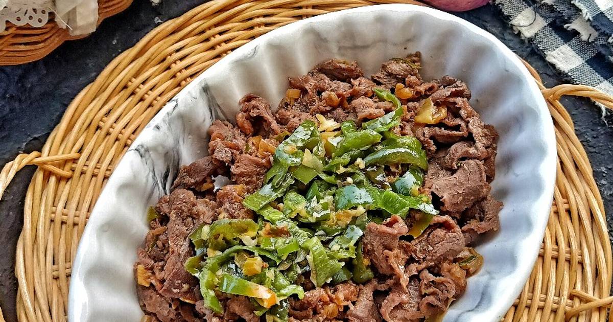 Resep Tumis Daging Daun Jeruk Cabai Hijau oleh Ine Setiawati - Cookpad
