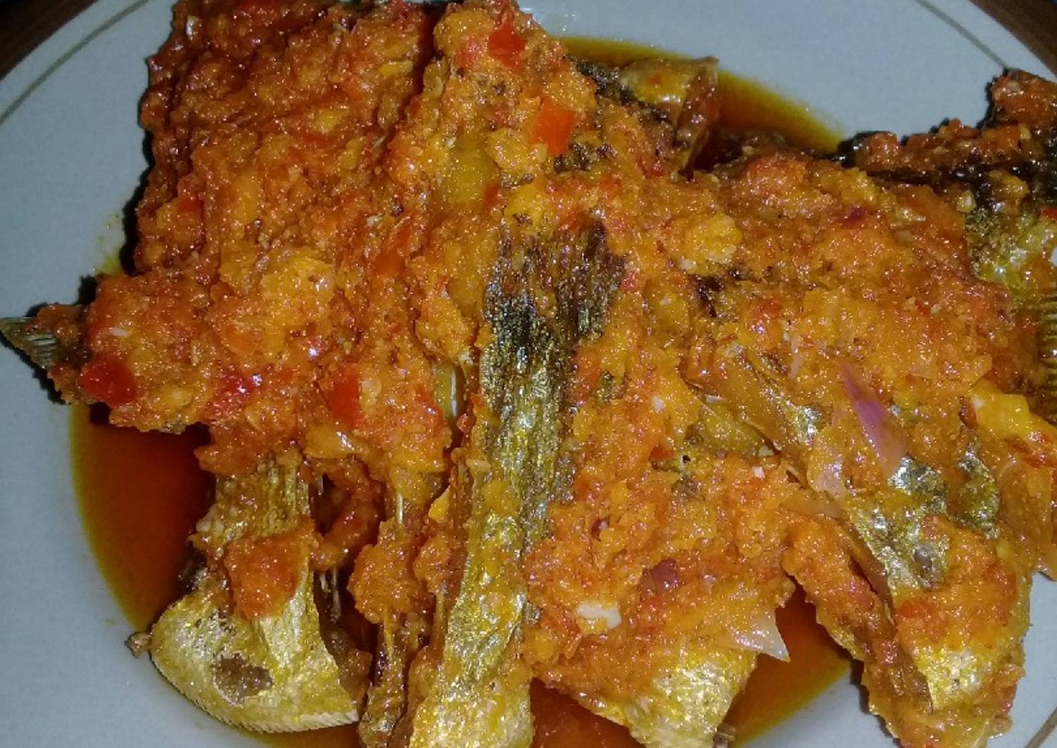 Resep Bawal goreng balado oleh Astia - Cookpad
