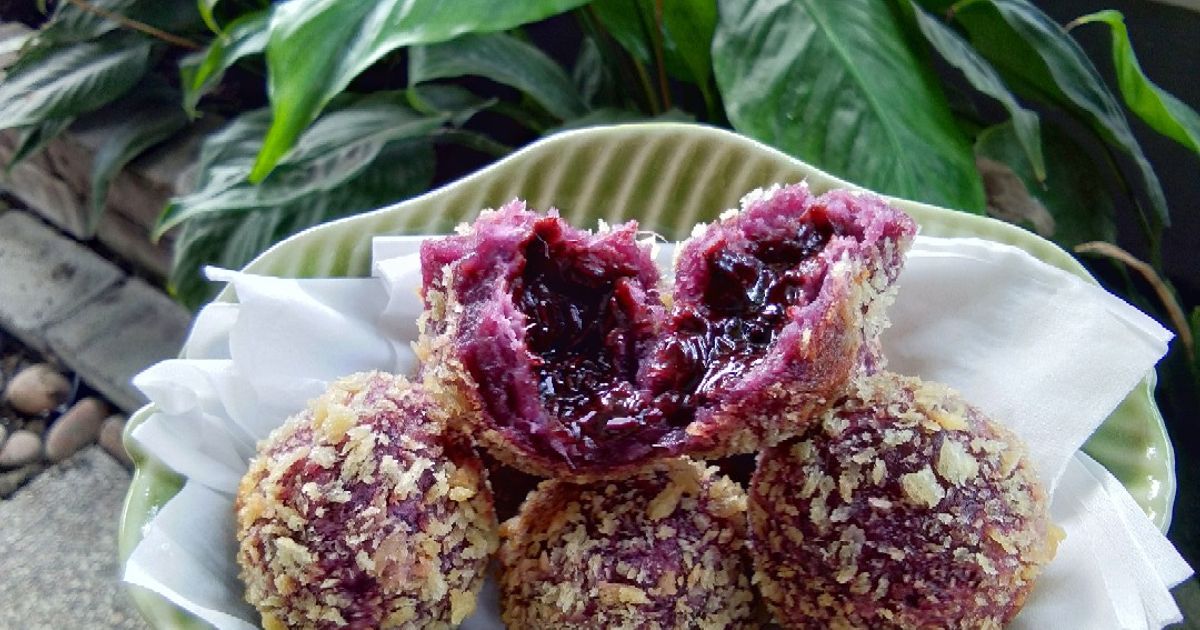 Resep Jemblem Ubi Ungu Isi Coklat oleh Isnin Nurly - Cookpad
