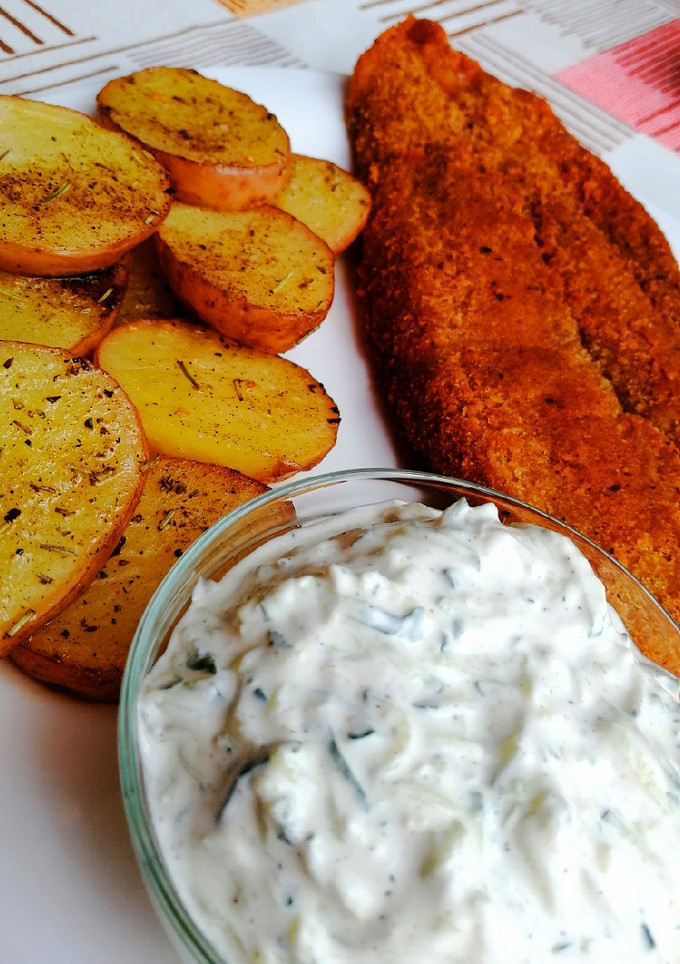 Rántott Hal, Tzatziki, Főtt Sült Burgonyával 🐟🥒🧄🥔 | Vivien receptje ...