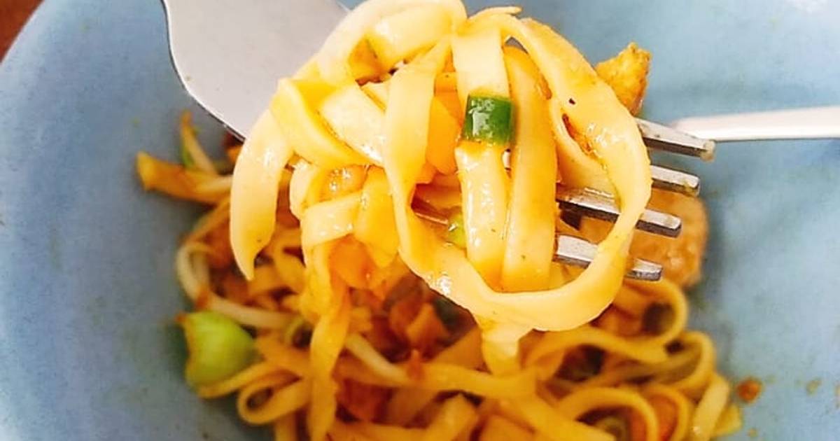 Resep Mie lebar homemade oleh Voca Kitchen ( Cook With Thata 😊) - Cookpad
