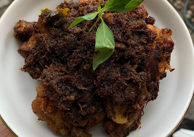 Resep Ayam Bumbu Hitam oleh monicmld - Cookpad